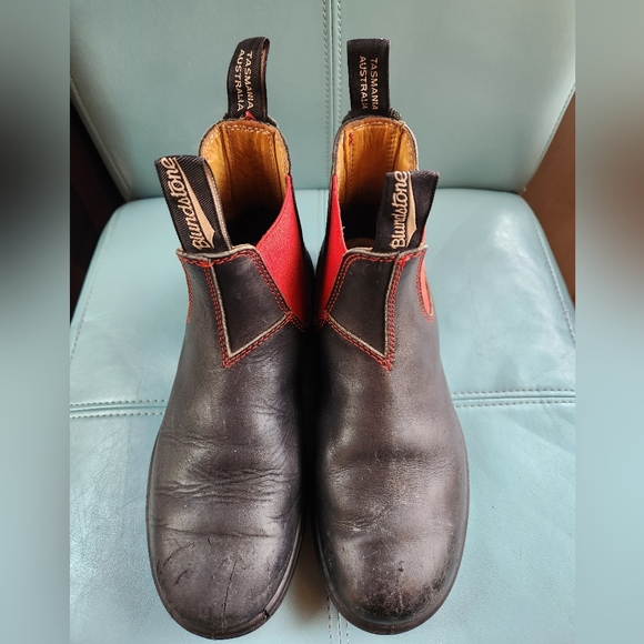 Blundstone | Shoes | Blundstone Black Leather Red Elastic Topstitching ...
